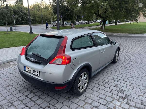 Pelēks Volvo C30 2007 Viļņa, ar dzinēja tilpumu 2.00 L un nobraukumu 276 tūkst. km par 1500 €, foto 4 vietnē AUTOMOTO.COM.LV