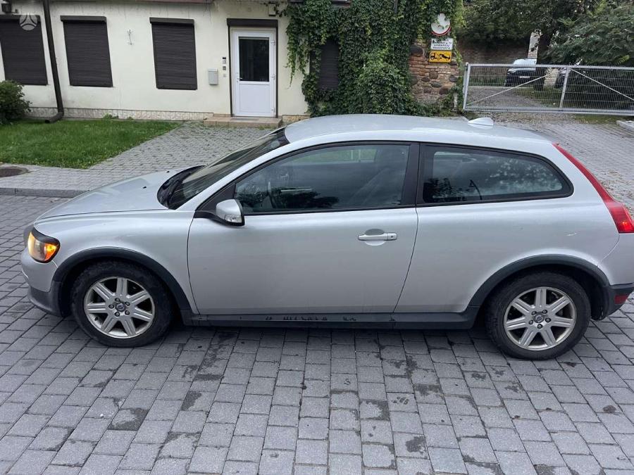 Pelēks Volvo C30 2007 Viļņa, ar dzinēja tilpumu 2.00 L un nobraukumu 276 tūkst. km par 1500 €, foto 7 vietnē AUTOMOTO.COM.LV