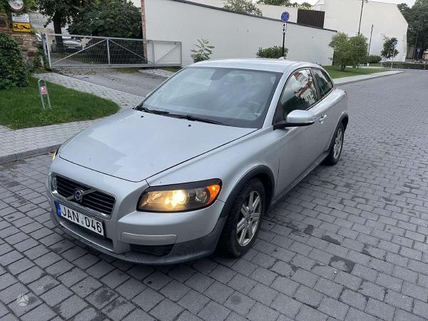 Pelēks Volvo C30 2007 Viļņa, ar dzinēja tilpumu 2.00 L un nobraukumu 276 tūkst. km par 1500 €, foto 8 vietnē AUTOMOTO.COM.LV