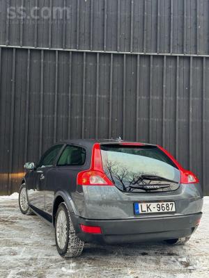 Pelēks Volvo C30 2007 Rīga, ar dzinēja tilpumu 2.00 L un nobraukumu 299 tūkst. km par 2580 €, foto 2 vietnē AUTOMOTO.COM.LV