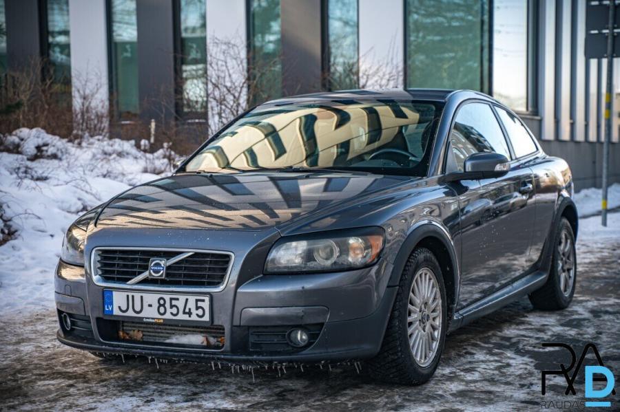 Pelēks Volvo C30 2007 Rīga, ar dzinēja tilpumu 2.00 L un nobraukumu 336 tūkst. km par 1990 €, foto 1 vietnē AUTOMOTO.COM.LV