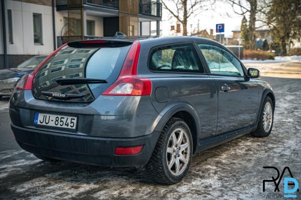 Grey Volvo C30 2007 in Riga, with an engine capacity of 2.00 L and mileage of 336 thousand km for 1990 €, photo 2 on AUTOMOTO.COM.LV