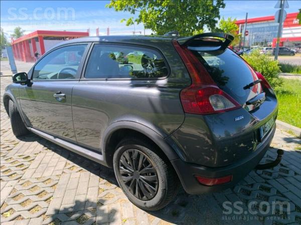 Pelēks Volvo C30 2007 Rīga, ar dzinēja tilpumu 1.60 L un nobraukumu 283 tūkst. km par 2000 €, foto 3 vietnē AUTOMOTO.COM.LV