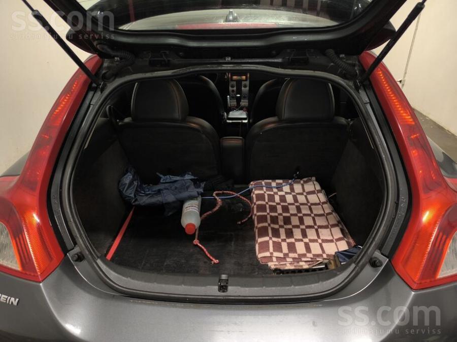 Grey Volvo C30 2007 in Riga, with an engine capacity of 1.60 L and mileage of 283 thousand km for 2000 €, photo 13 on AUTOMOTO.COM.LV