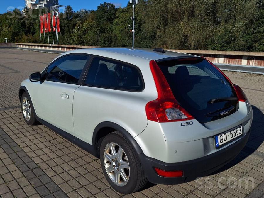 Pelēks Volvo C30 2007 Rēzekne, ar dzinēja tilpumu 2.00 L un nobraukumu 211 tūkst. km par 2900 €, foto 4 vietnē AUTOMOTO.COM.LV
