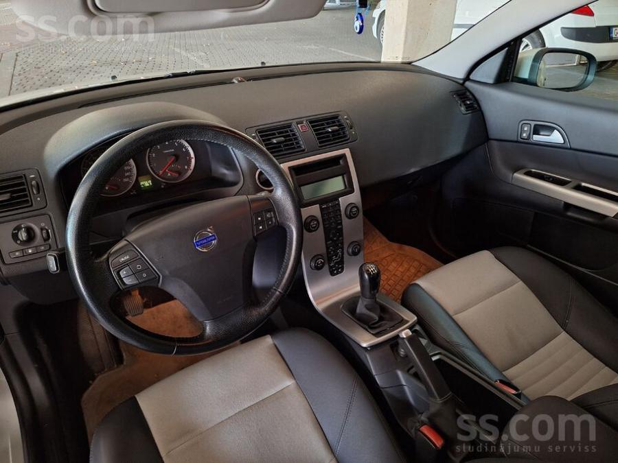 Pelēks Volvo C30 2007 Rēzekne, ar dzinēja tilpumu 2.00 L un nobraukumu 211 tūkst. km par 2900 €, foto 10 vietnē AUTOMOTO.COM.LV