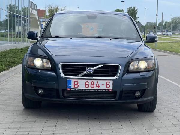 Grey Volvo C30 2007 in Rezekne, with an engine capacity of 2.00 L and mileage of 241 thousand km for 2950 €, photo 1 on AUTOMOTO.COM.LV