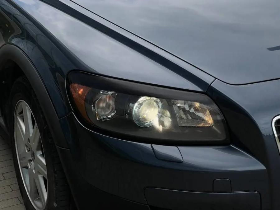 Grey Volvo C30 2007 in Rezekne, with an engine capacity of 2.00 L and mileage of 241 thousand km for 2950 €, photo 12 on AUTOMOTO.COM.LV