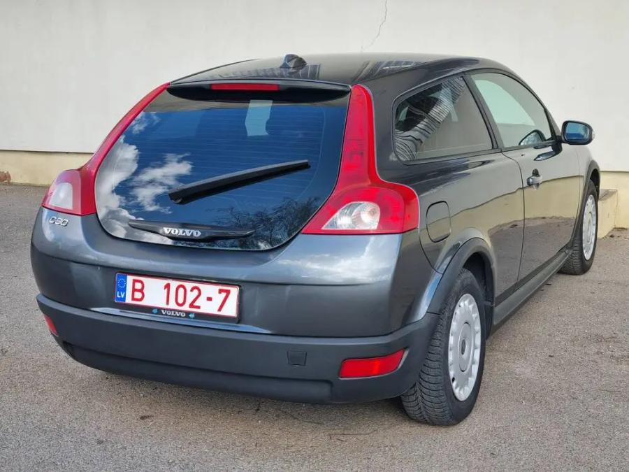 Grey Volvo C30 2007 in Ogre, with an engine capacity of 1.60 L and mileage of 232 thousand km for 2750 €, photo 9 on AUTOMOTO.COM.LV