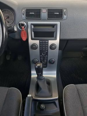 Grey Volvo C30 2007 in Ogre, with an engine capacity of 1.60 L and mileage of 232 thousand km for 2750 €, photo 15 on AUTOMOTO.COM.LV