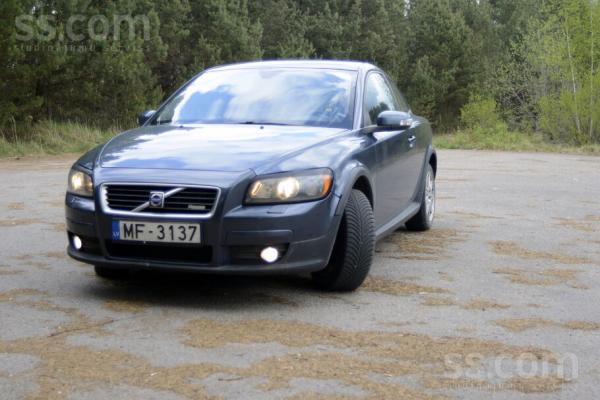 Pelēks Volvo C30 2007 Kuldīga, ar dzinēja tilpumu 2.00 L un nobraukumu 270 tūkst. km par 1750 €, foto 1 vietnē AUTOMOTO.COM.LV