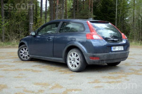 Pelēks Volvo C30 2007 Kuldīga, ar dzinēja tilpumu 2.00 L un nobraukumu 270 tūkst. km par 1750 €, foto 3 vietnē AUTOMOTO.COM.LV