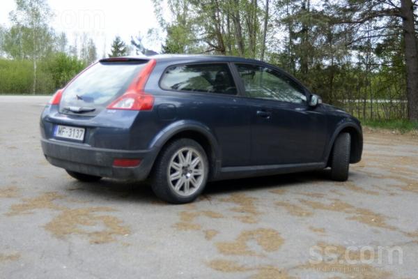 Pelēks Volvo C30 2007 Kuldīga, ar dzinēja tilpumu 2.00 L un nobraukumu 270 tūkst. km par 1750 €, foto 5 vietnē AUTOMOTO.COM.LV