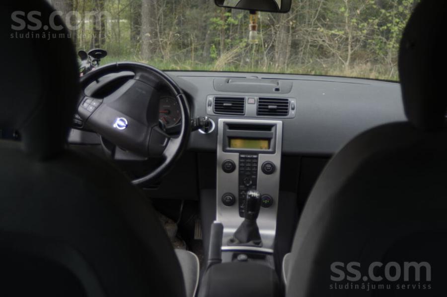 Pelēks Volvo C30 2007 Kuldīga, ar dzinēja tilpumu 2.00 L un nobraukumu 270 tūkst. km par 1750 €, foto 10 vietnē AUTOMOTO.COM.LV