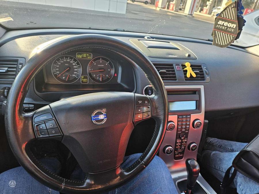 Pelēks Volvo C30 2007 Viļņa, ar dzinēja tilpumu 2.40 L un nobraukumu 334 tūkst. km par 2800 €, foto 13 vietnē AUTOMOTO.COM.LV