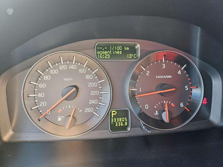 Pelēks Volvo C30 2007 Viļņa, ar dzinēja tilpumu 2.40 L un nobraukumu 334 tūkst. km par 2800 €, foto 14 vietnē AUTOMOTO.COM.LV