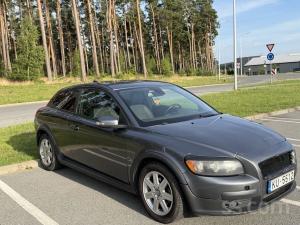 Grey Volvo C30 2007 in Riga, with an engine capacity of 2.00 L and mileage of 405 thousand km for 900 €, photo 3 on AUTOMOTO.COM.LV