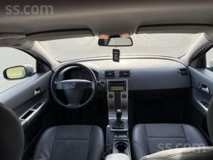 Grey Volvo C30 2007 in Riga, with an engine capacity of 2.00 L and mileage of 405 thousand km for 900 €, photo 5 on AUTOMOTO.COM.LV