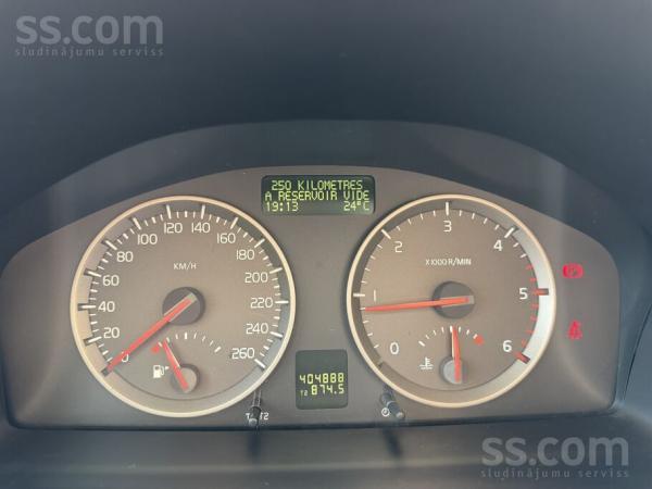 Grey Volvo C30 2007 in Riga, with an engine capacity of 2.00 L and mileage of 405 thousand km for 900 €, photo 7 on AUTOMOTO.COM.LV