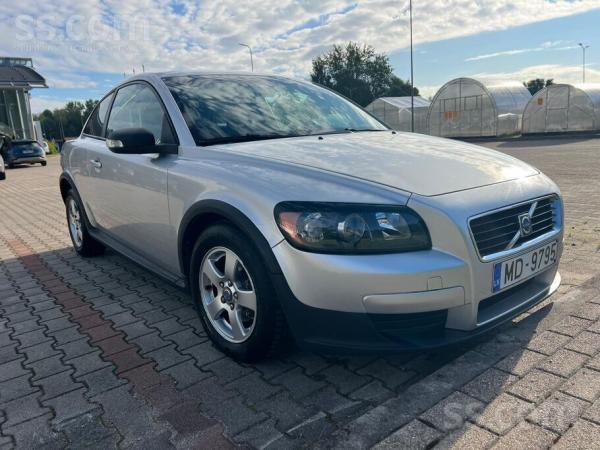 Pelēks Volvo C30 2007 Rīga, ar dzinēja tilpumu 1.80 L un nobraukumu 286 tūkst. km par 2000 €, foto 1 vietnē AUTOMOTO.COM.LV