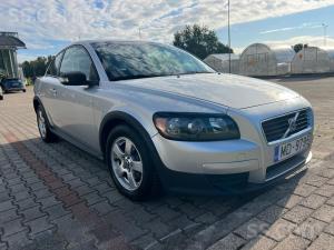 Pelēks Volvo C30 2007 Rīga, ar dzinēja tilpumu 1.80 L un nobraukumu 286 tūkst. km par 2000 €, foto  vietnē AUTOMOTO.COM.LV