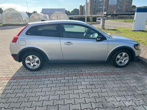 Pelēks Volvo C30 2007 Rīga, ar dzinēja tilpumu 1.80 L un nobraukumu 286 tūkst. km par 2000 €, foto 6 vietnē AUTOMOTO.COM.LV