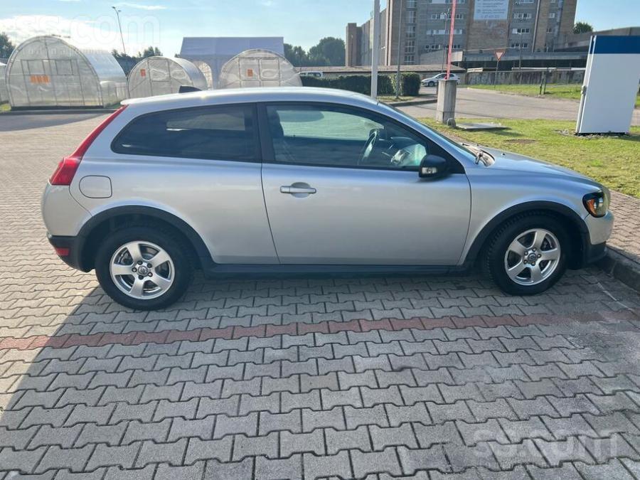 Pelēks Volvo C30 2007 Rīga, ar dzinēja tilpumu 1.80 L un nobraukumu 286 tūkst. km par 2000 €, foto 6 vietnē AUTOMOTO.COM.LV