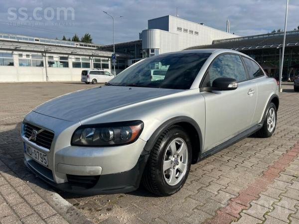 Pelēks Volvo C30 2007 Rīga, ar dzinēja tilpumu 1.80 L un nobraukumu 286 tūkst. km par 2000 €, foto 8 vietnē AUTOMOTO.COM.LV
