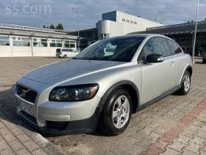 Pelēks Volvo C30 2007 Rīga, ar dzinēja tilpumu 1.80 L un nobraukumu 286 tūkst. km par 2000 €, foto 8 vietnē AUTOMOTO.COM.LV