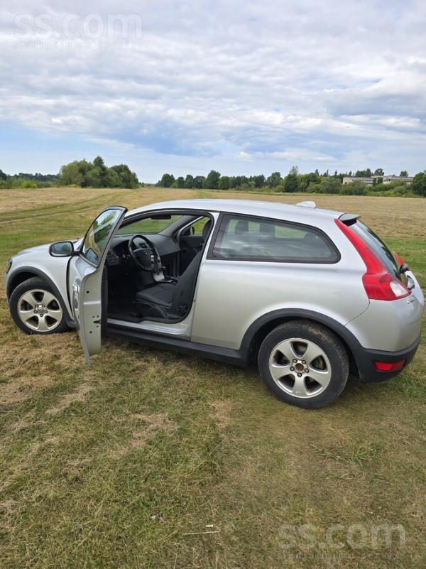 Volvo C30 2007 Preiļi vietnē Pelēks Volvo C30 2007 Preiļi, ar dzinēja tilpumu 2.00 L un nobraukumu 269 tūkst. km par 2000 €, foto 7 vietnē AUTOMOTO.COM.LV