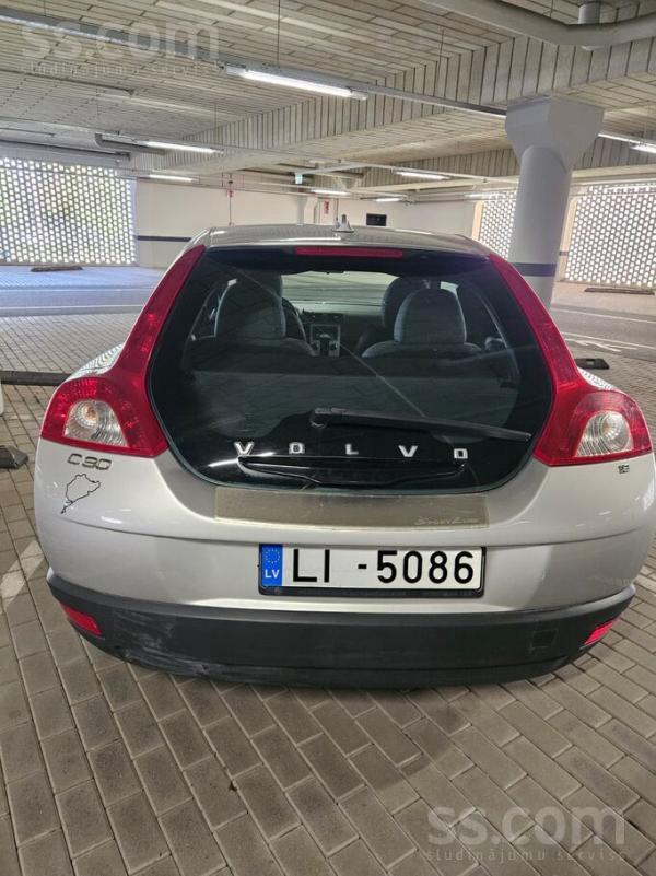 Volvo C30 2007 in Riga on AUTOMOTO.COM.LV Grey Volvo C30 2007 in Riga, with an engine capacity of 1.60 L and mileage of 171 thousand km for 2750 €, photo 5 on AUTOMOTO.COM.LV