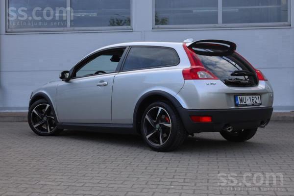Grey Volvo C30 2007 in Riga, with an engine capacity of 2.50 L and mileage of 306 thousand km for 5490 €, photo 6 on AUTOMOTO.COM.LV