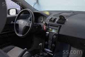 Grey Volvo C30 2007 in Riga, with an engine capacity of 2.50 L and mileage of 306 thousand km for 5490 €, photo 15 on AUTOMOTO.COM.LV