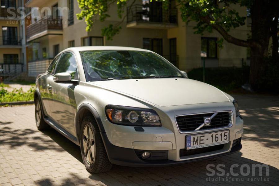Серый Вольво Ц30 2008 в Рига, объемом двигателя 1.80 л и пробегом 273 тыс. км за 2800 €, фото 1 на AUTOMOTO.COM.LV