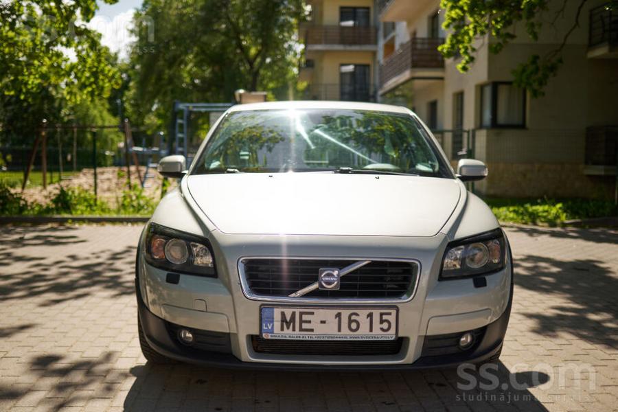 Серый Вольво Ц30 2008 в Рига, объемом двигателя 1.80 л и пробегом 273 тыс. км за 2800 €, фото 3 на AUTOMOTO.COM.LV