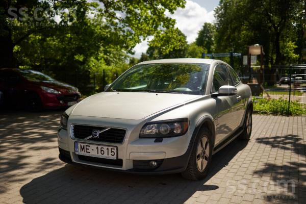 Серый Вольво Ц30 2008 в Рига, объемом двигателя 1.80 л и пробегом 273 тыс. км за 2800 €, фото 3 на AUTOMOTO.COM.LV