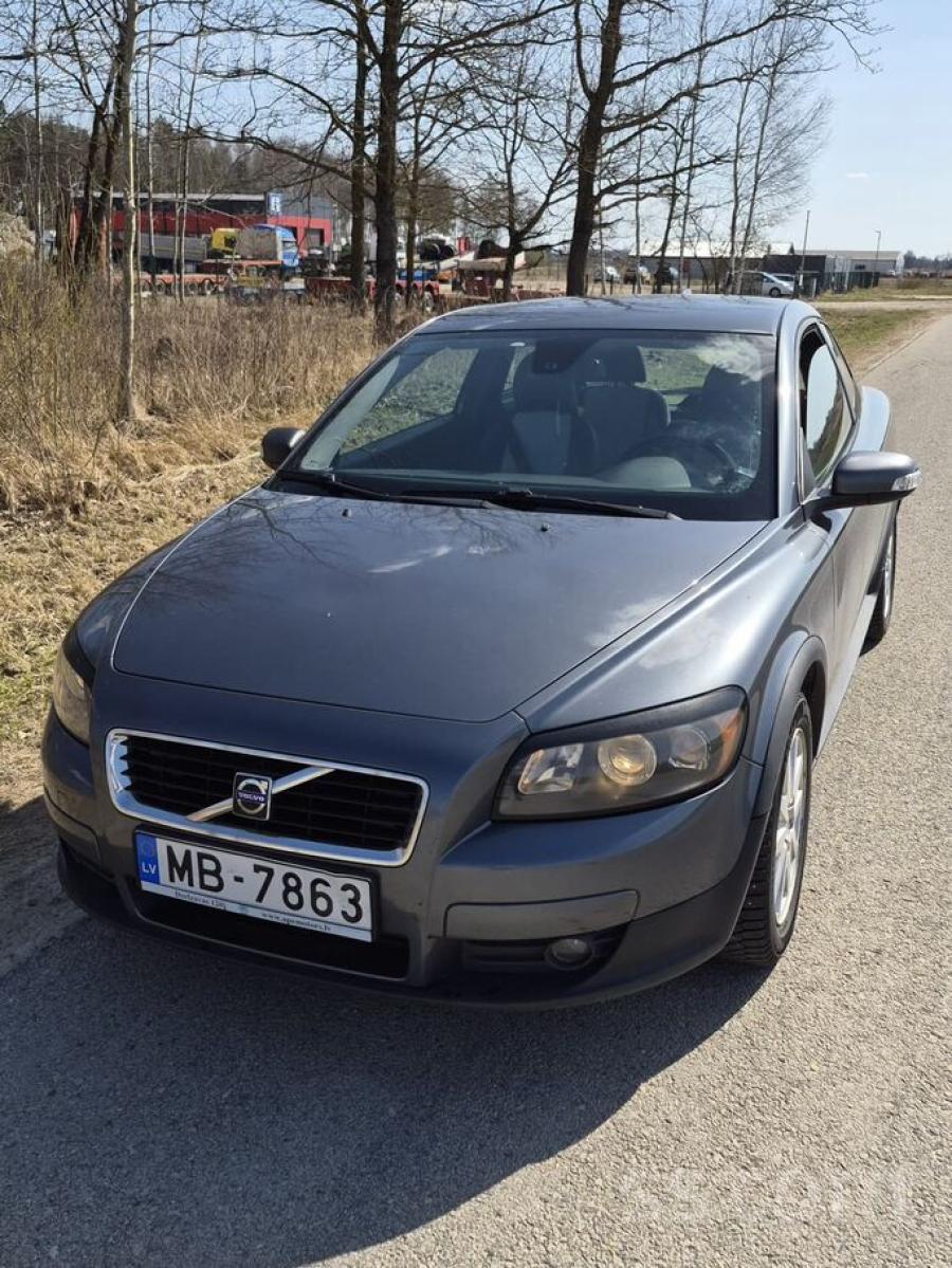 Pelēks Volvo C30 2008 Rīga, ar dzinēja tilpumu 1.60 L un nobraukumu 231 tūkst. km par 3400 €, foto 1 vietnē AUTOMOTO.COM.LV