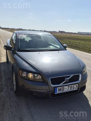 Pelēks Volvo C30 2008 Rīga, ar dzinēja tilpumu 1.60 L un nobraukumu 231 tūkst. km par 3400 €, foto 4 vietnē AUTOMOTO.COM.LV