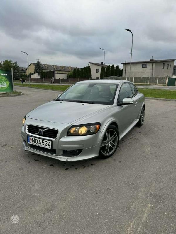 Pelēks Volvo C30 2008 Šauļi, ar dzinēja tilpumu 0.20 L un nobraukumu 215 tūkst. km par 2000 €, foto 3 vietnē AUTOMOTO.COM.LV