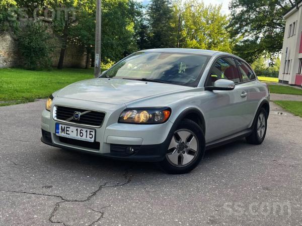 Серый Вольво Ц30 2008 в Рига, объемом двигателя 1.80 л и пробегом 275 тыс. км за 2450 €, фото 1 на AUTOMOTO.COM.LV