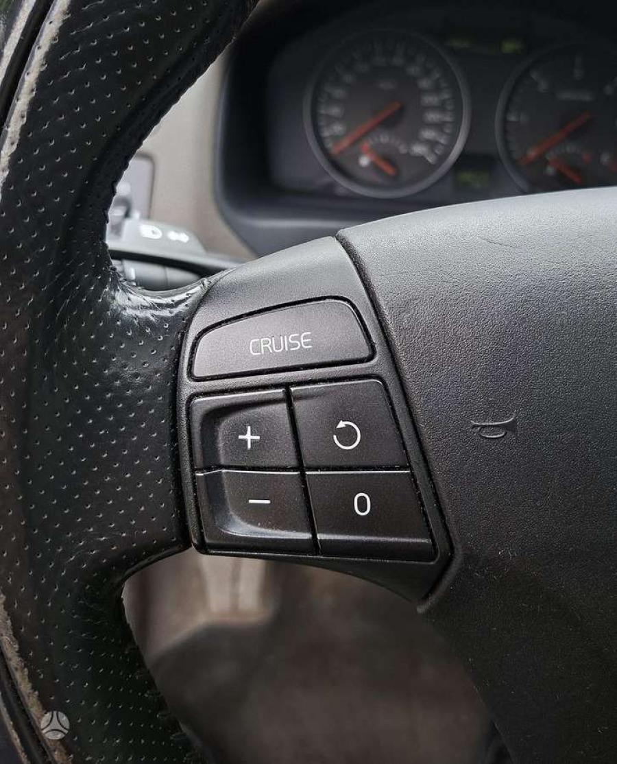 Grey Volvo C30 2008 in Kretinga, with an engine capacity of 1.56 L and mileage of 286 thousand km for 2699 €, photo 31 on AUTOMOTO.COM.LV