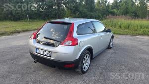 Pelēks Volvo C30 2008 Ogre, ar dzinēja tilpumu 2.00 L un nobraukumu 217 tūkst. km par 3299 €, foto 5 vietnē AUTOMOTO.COM.LV