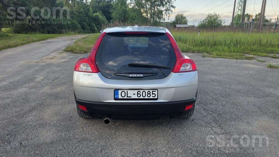 Pelēks Volvo C30 2008 Ogre, ar dzinēja tilpumu 2.00 L un nobraukumu 217 tūkst. km par 3299 €, foto 6 vietnē AUTOMOTO.COM.LV