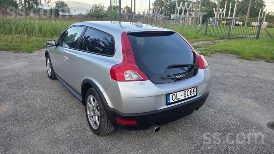 Pelēks Volvo C30 2008 Ogre, ar dzinēja tilpumu 2.00 L un nobraukumu 217 tūkst. km par 3299 €, foto 7 vietnē AUTOMOTO.COM.LV