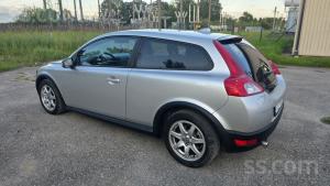 Pelēks Volvo C30 2008 Ogre, ar dzinēja tilpumu 2.00 L un nobraukumu 217 tūkst. km par 3299 €, foto 8 vietnē AUTOMOTO.COM.LV