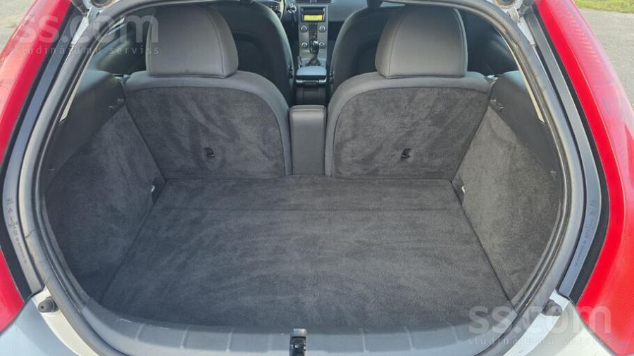 Pelēks Volvo C30 2008 Ogre, ar dzinēja tilpumu 2.00 L un nobraukumu 217 tūkst. km par 3299 €, foto 10 vietnē AUTOMOTO.COM.LV