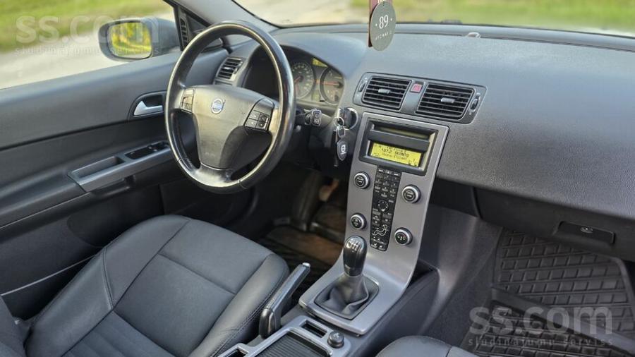Pelēks Volvo C30 2008 Ogre, ar dzinēja tilpumu 2.00 L un nobraukumu 217 tūkst. km par 3299 €, foto 16 vietnē AUTOMOTO.COM.LV