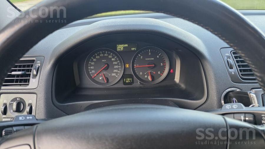 Pelēks Volvo C30 2008 Ogre, ar dzinēja tilpumu 2.00 L un nobraukumu 217 tūkst. km par 3299 €, foto 20 vietnē AUTOMOTO.COM.LV