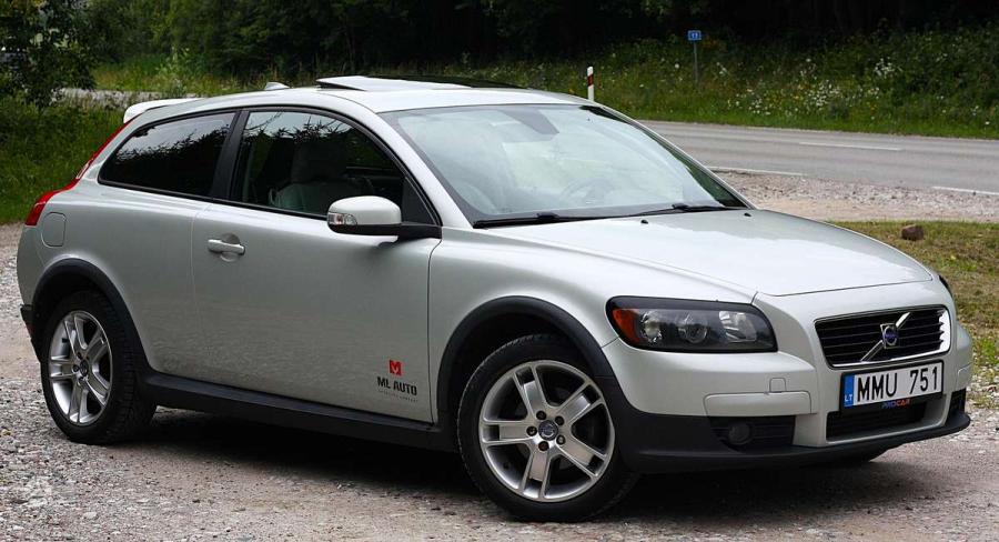 Pelēks Volvo C30 2008 Kretinga, ar dzinēja tilpumu 1.60 L un nobraukumu 286 tūkst. km par 2199 €, foto 3 vietnē AUTOMOTO.COM.LV