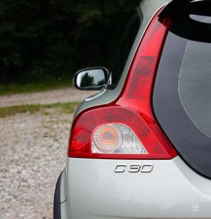 Pelēks Volvo C30 2008 Kretinga, ar dzinēja tilpumu 1.60 L un nobraukumu 286 tūkst. km par 2199 €, foto 15 vietnē AUTOMOTO.COM.LV